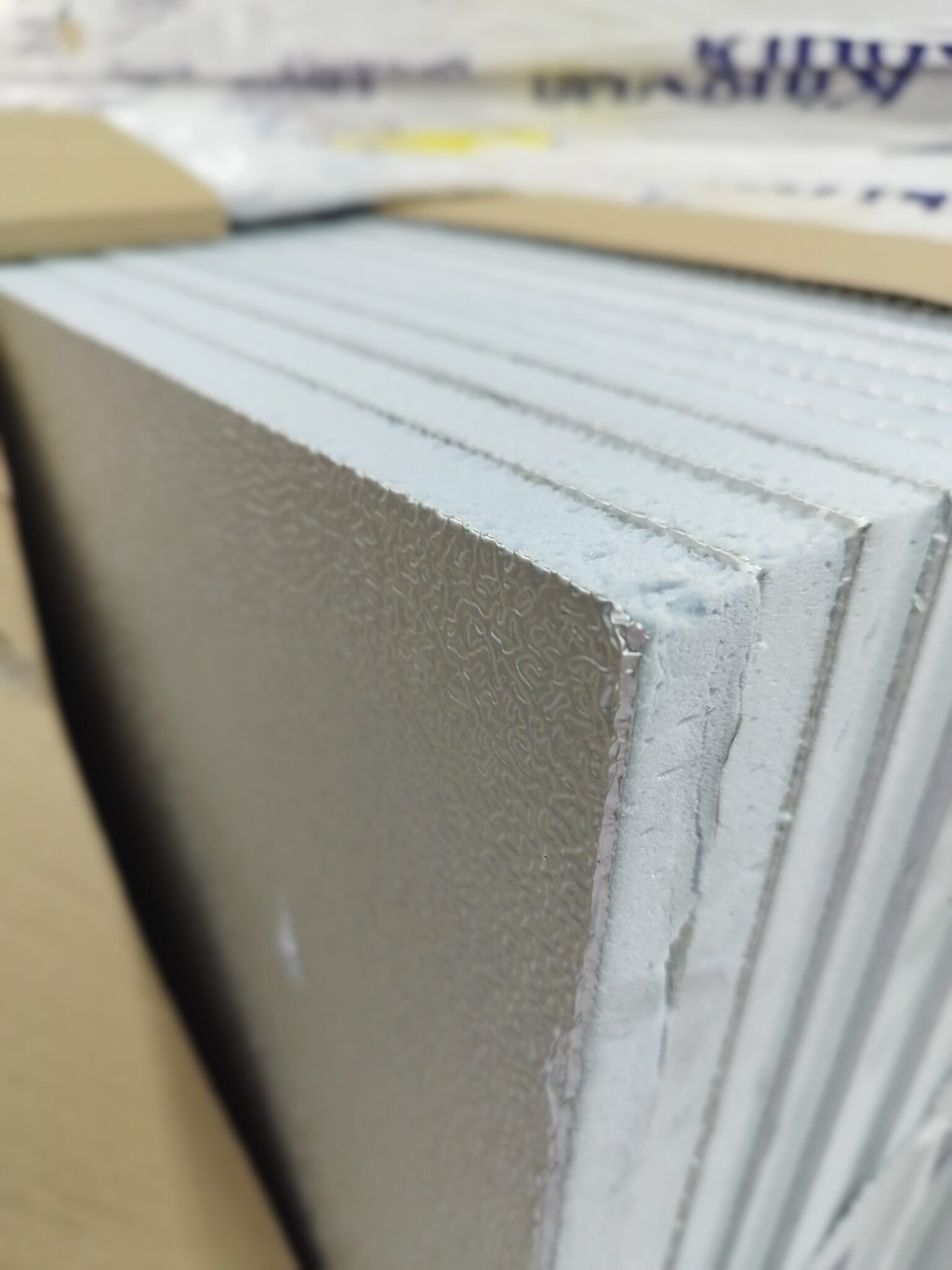 ¡Cotiza tu lámina PIR-ALU en Clima Power!